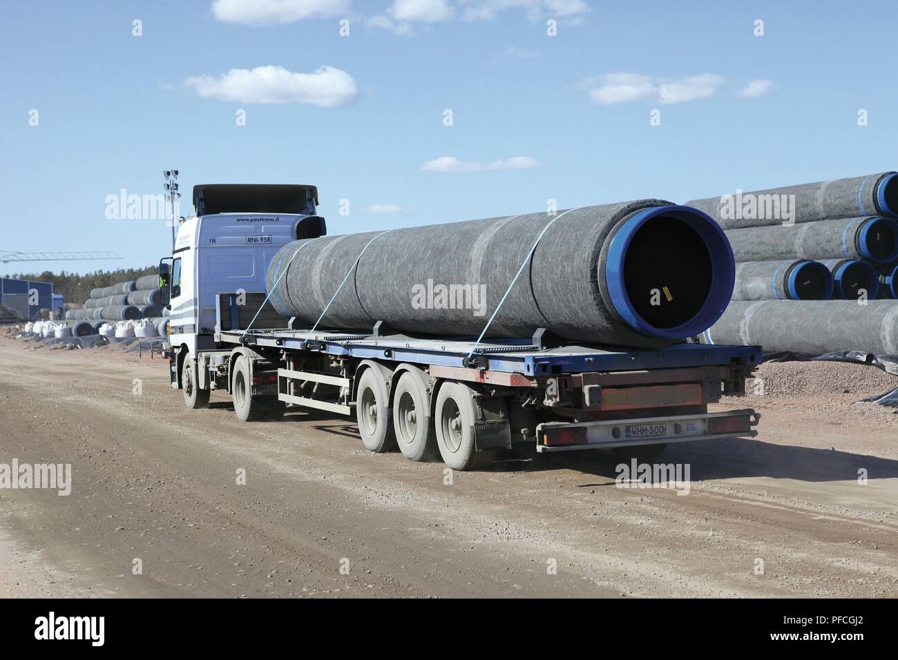 Flat bed lorries hi-res stock photography and images - Alamy