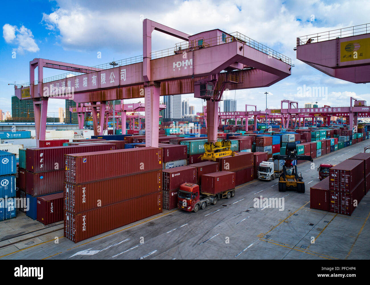 (180821) -- WUHAN, Aug. 21, 2018 (Xinhua) -- Aerial photo taken on Aug ...