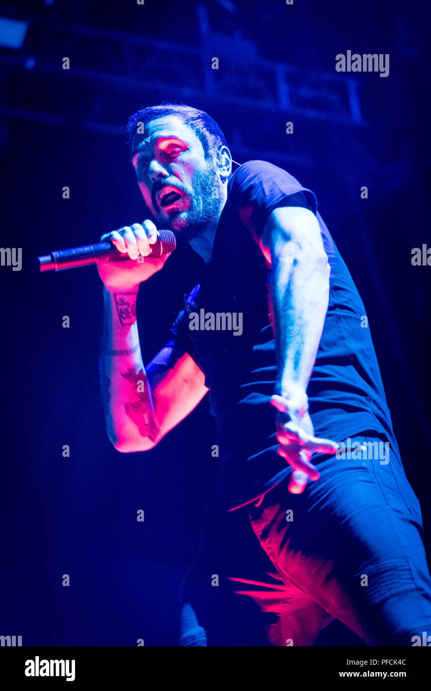 Benjamin burnley band breaking benjamin hi-res stock photography and ...