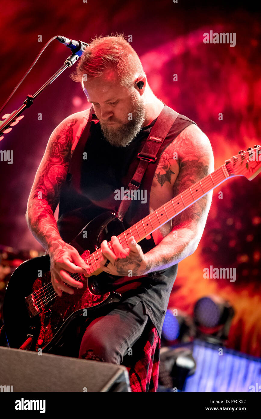 Breaking benjamin hi-res stock photography and images - Alamy