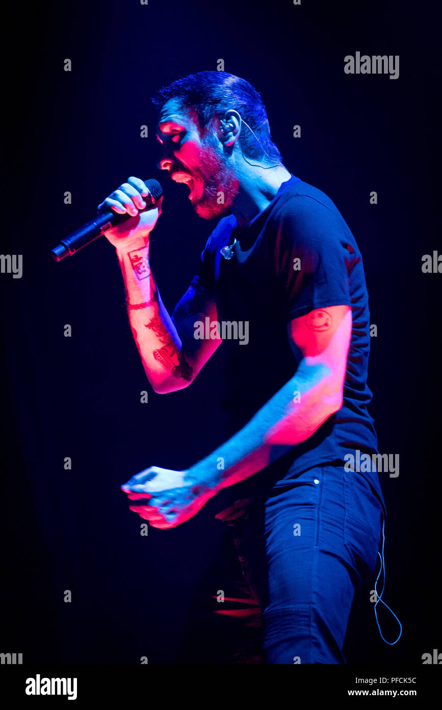 Benjamin burnley band breaking benjamin hi-res stock photography and ...