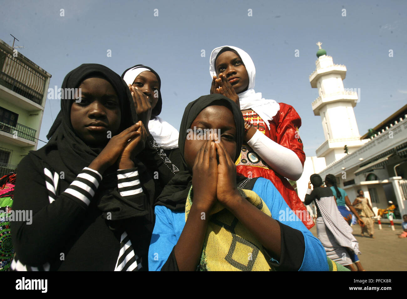 Abidjan. 21st Aug, 2018. Muslim worshipers pray to celebrate the ...