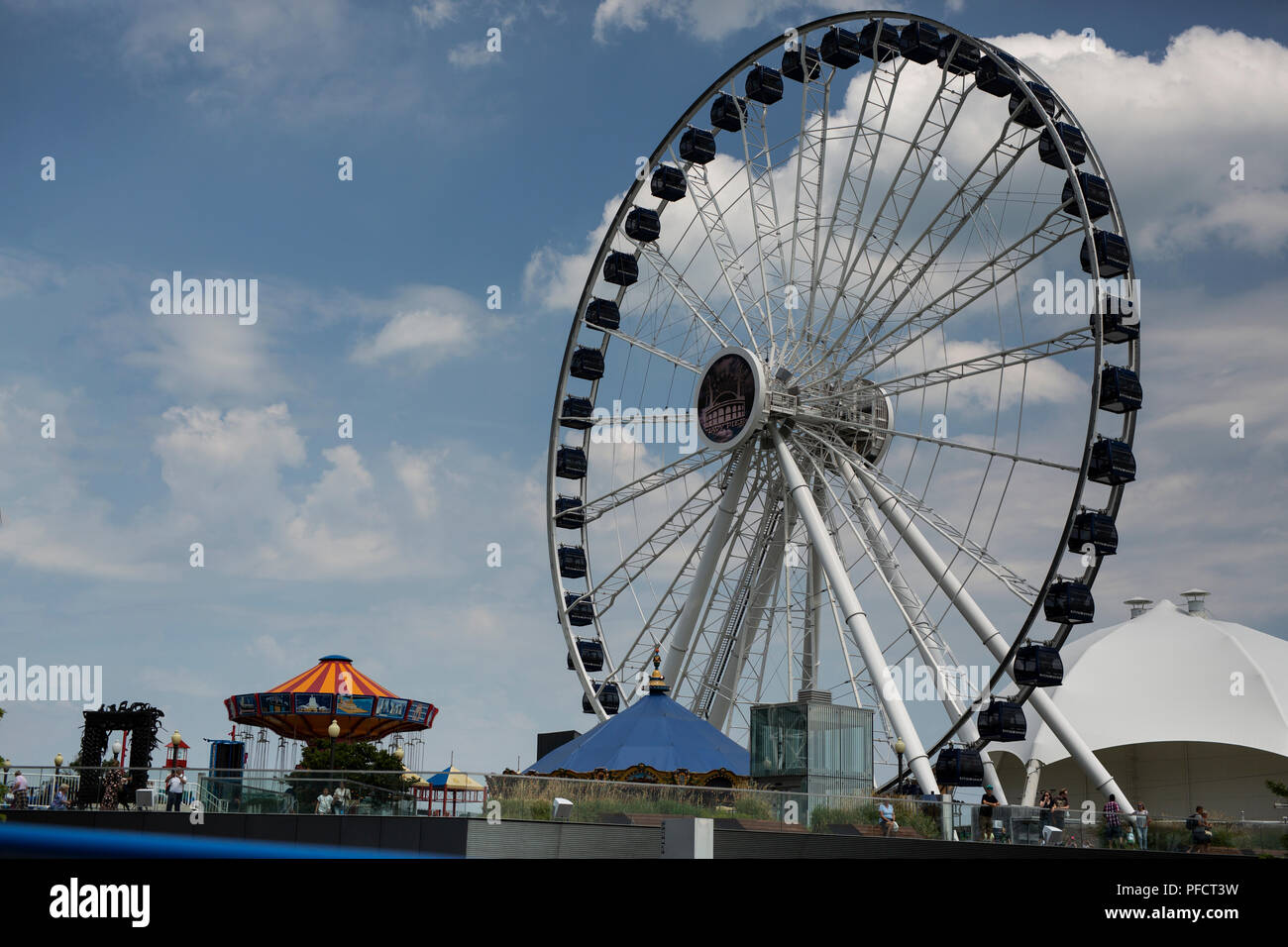 Navy pier chicago illinois hi-res stock photography and images - Alamy