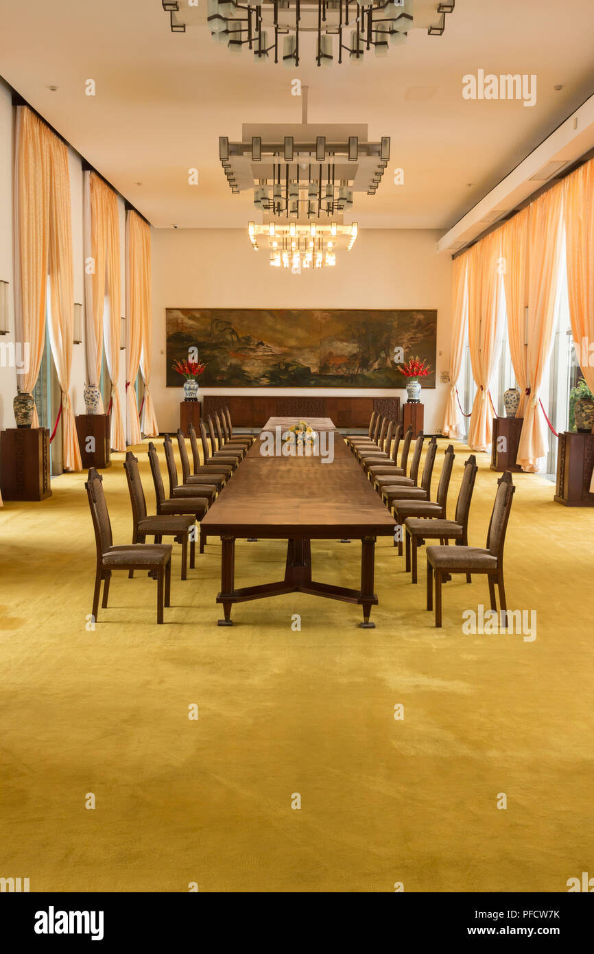 Ornately decorated rooms used for state and diplomatic functions ...