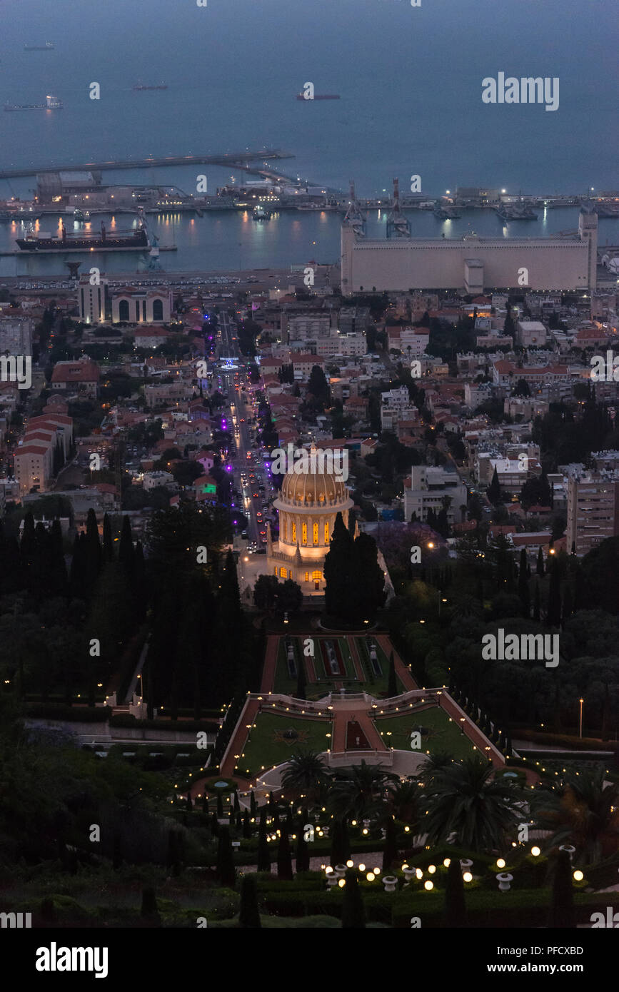 Bahai shrine in Haifa city at night Stock Photo - Alamy