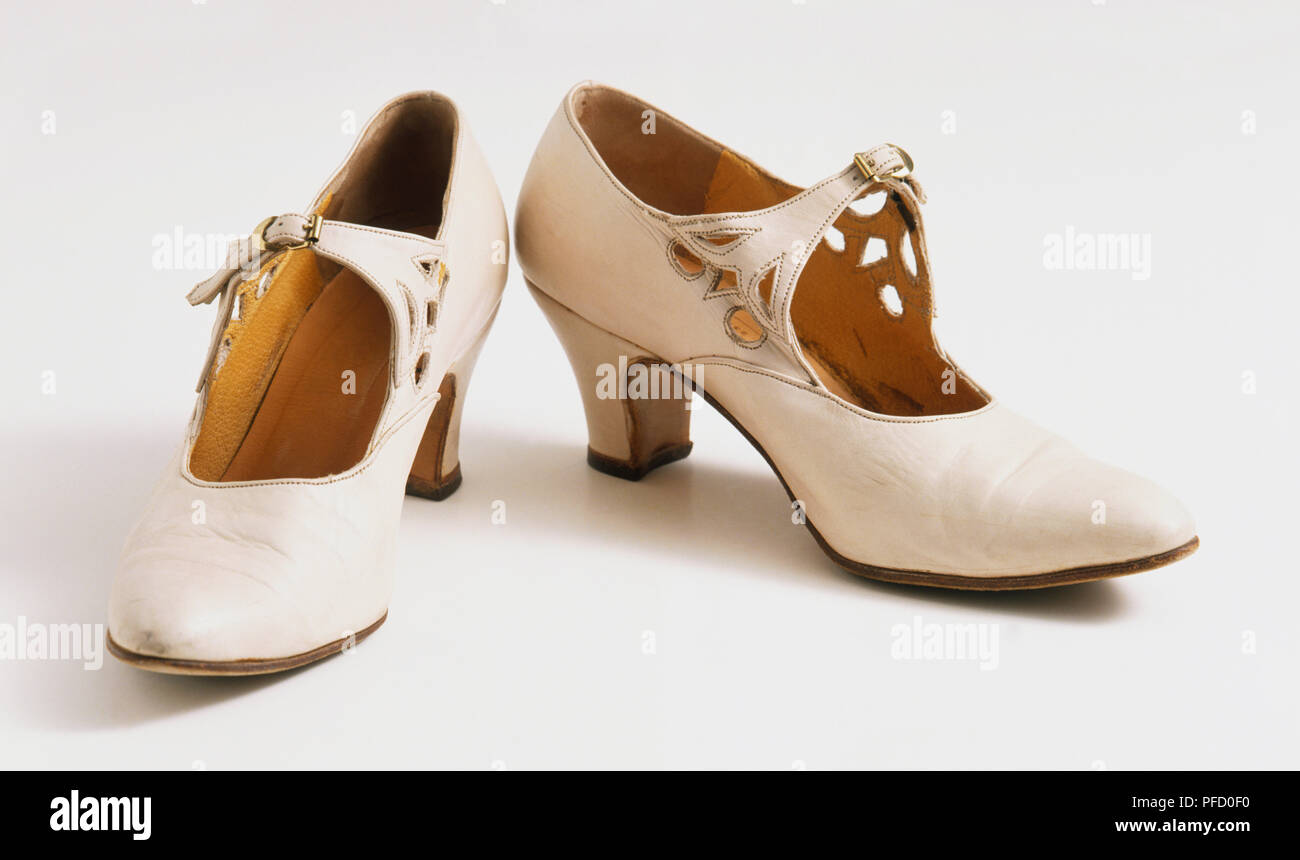 Facing forwards hi-res stock photography and images - Alamy