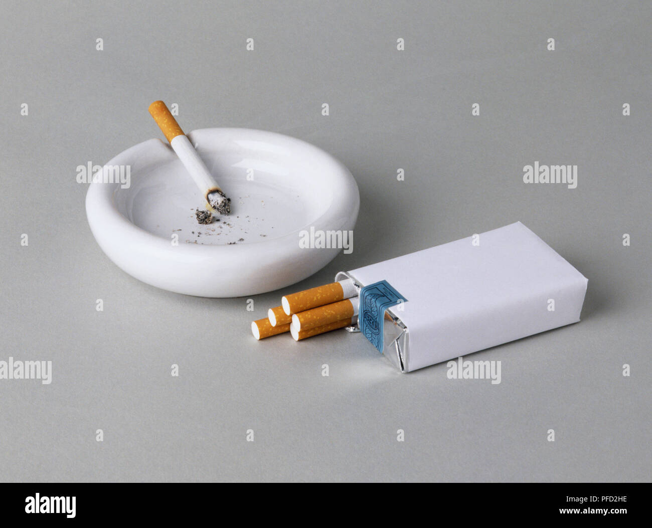 Tobacco packet hi-res stock photography and images - Alamy