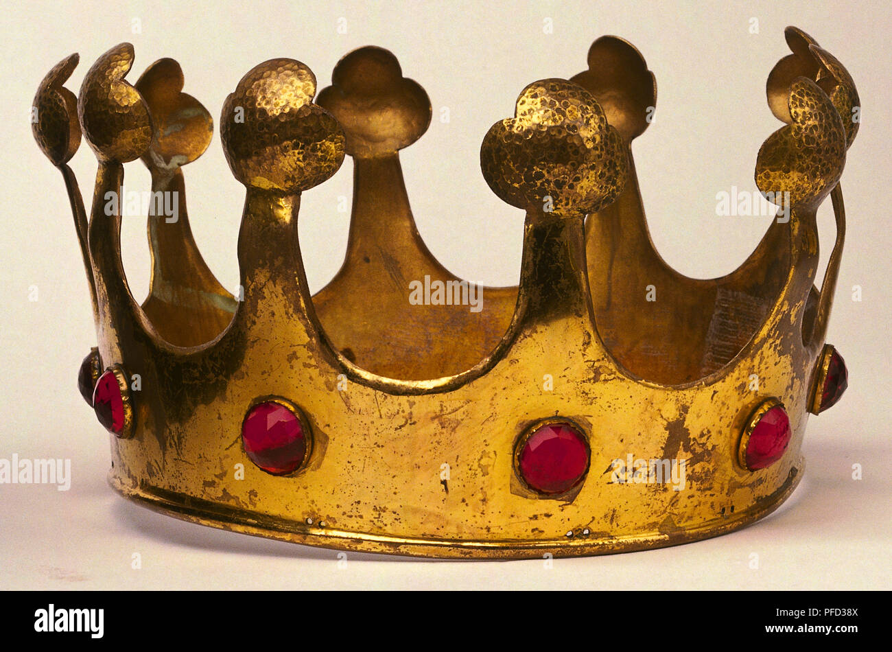 Gold Crown High Resolution Stock Photography and Images - Alamy