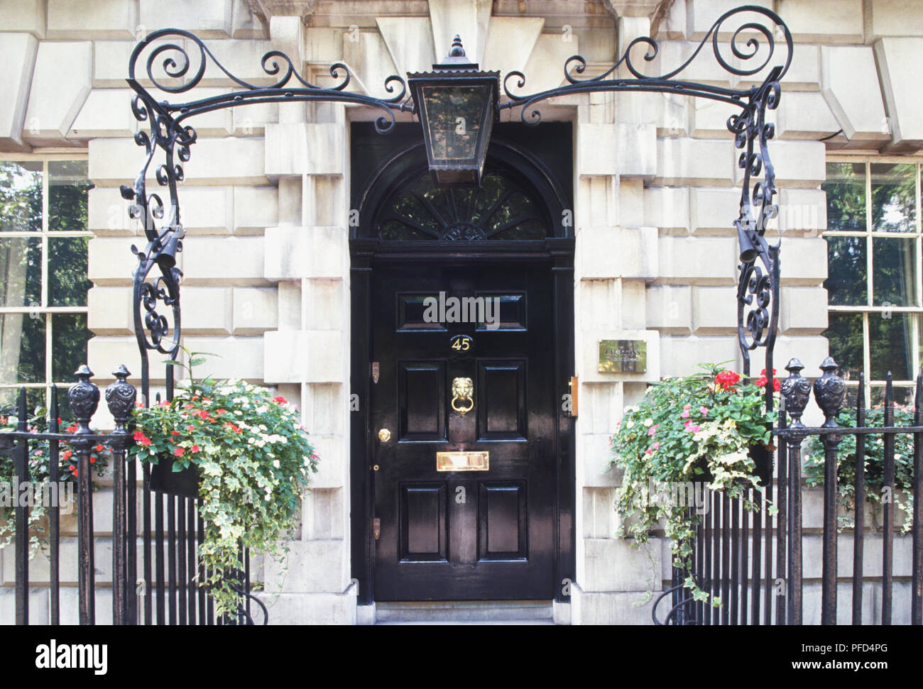 Berkeley square london architecture hi-res stock photography and images ...
