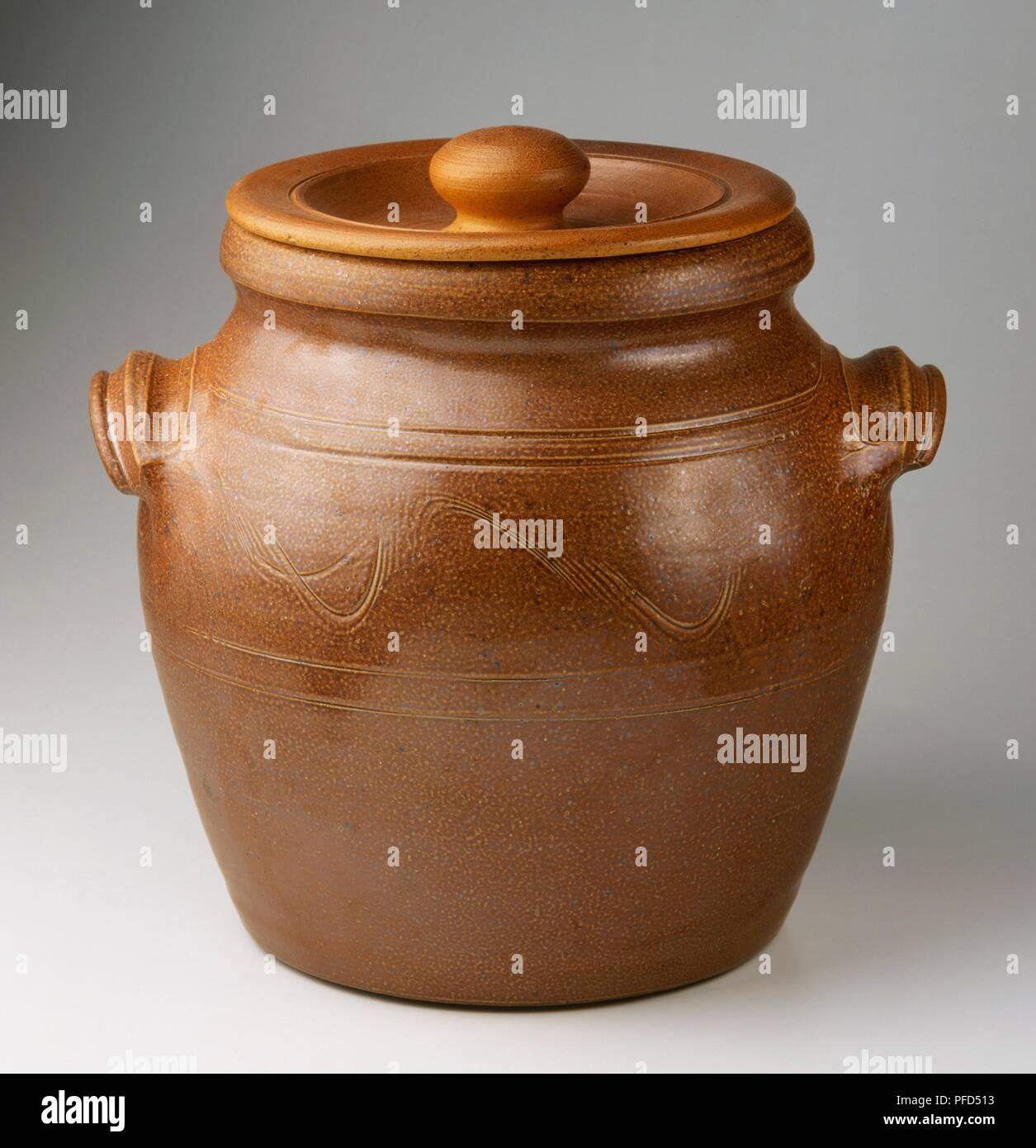 Earthenware hi-res stock photography and images - Alamy