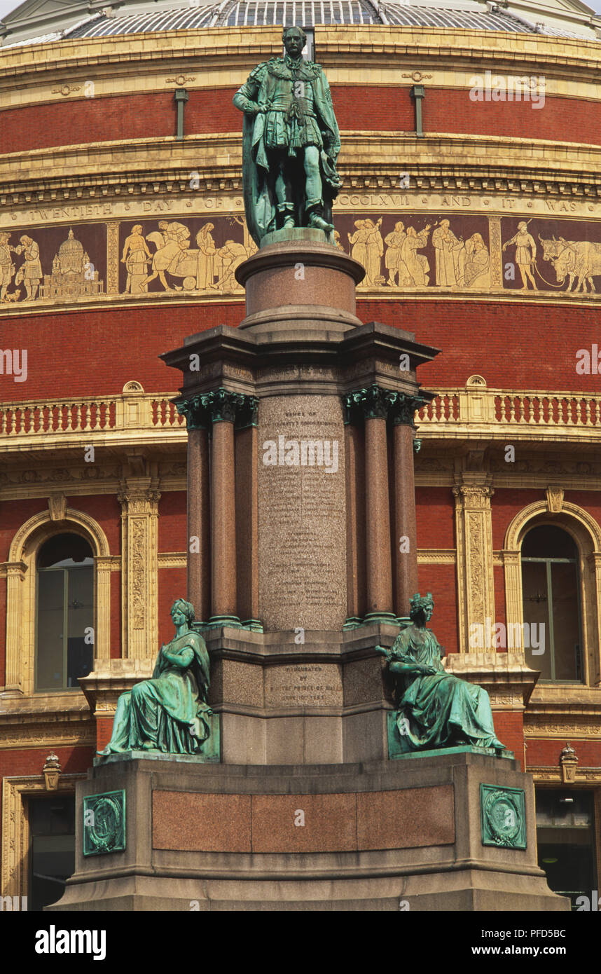 Durham city statue sculpture hi-res stock photography and images - Alamy