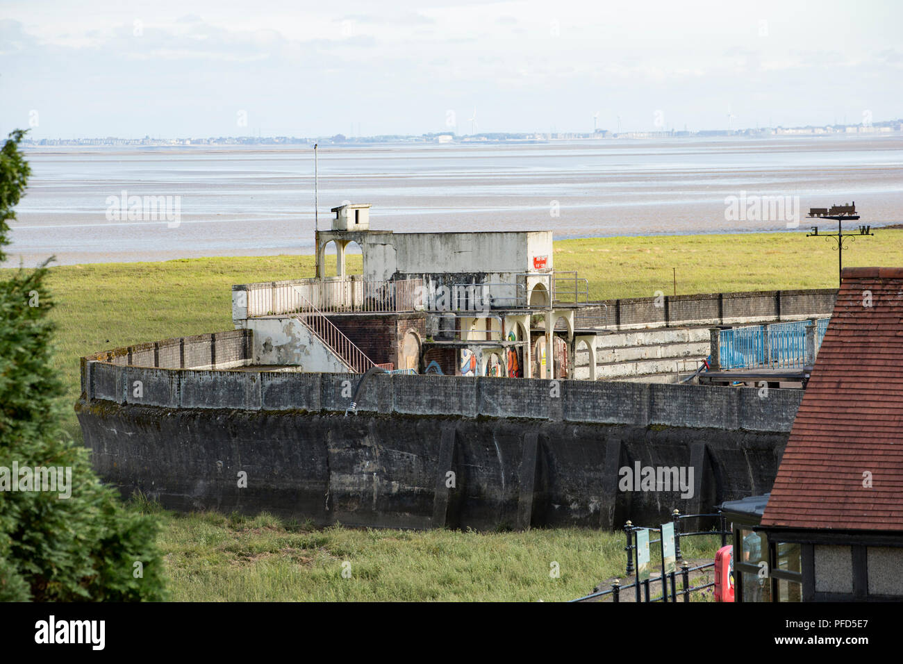 Derelict lido hi-res stock photography and images - Alamy