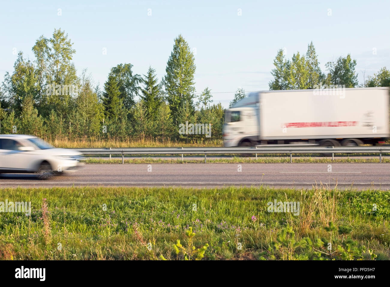 Divided highway hi-res stock photography and images - Alamy