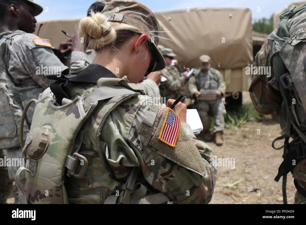 Military Police members with 89th Military Police, Fort Hood, Texas ...