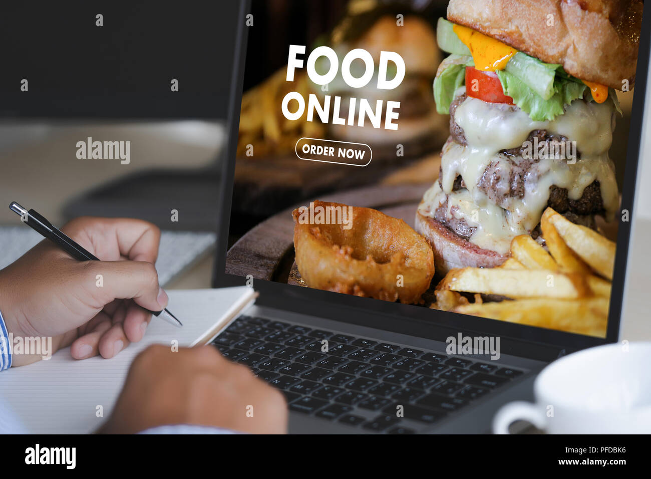 Green online ordering fast food hi-res stock photography and images - Alamy