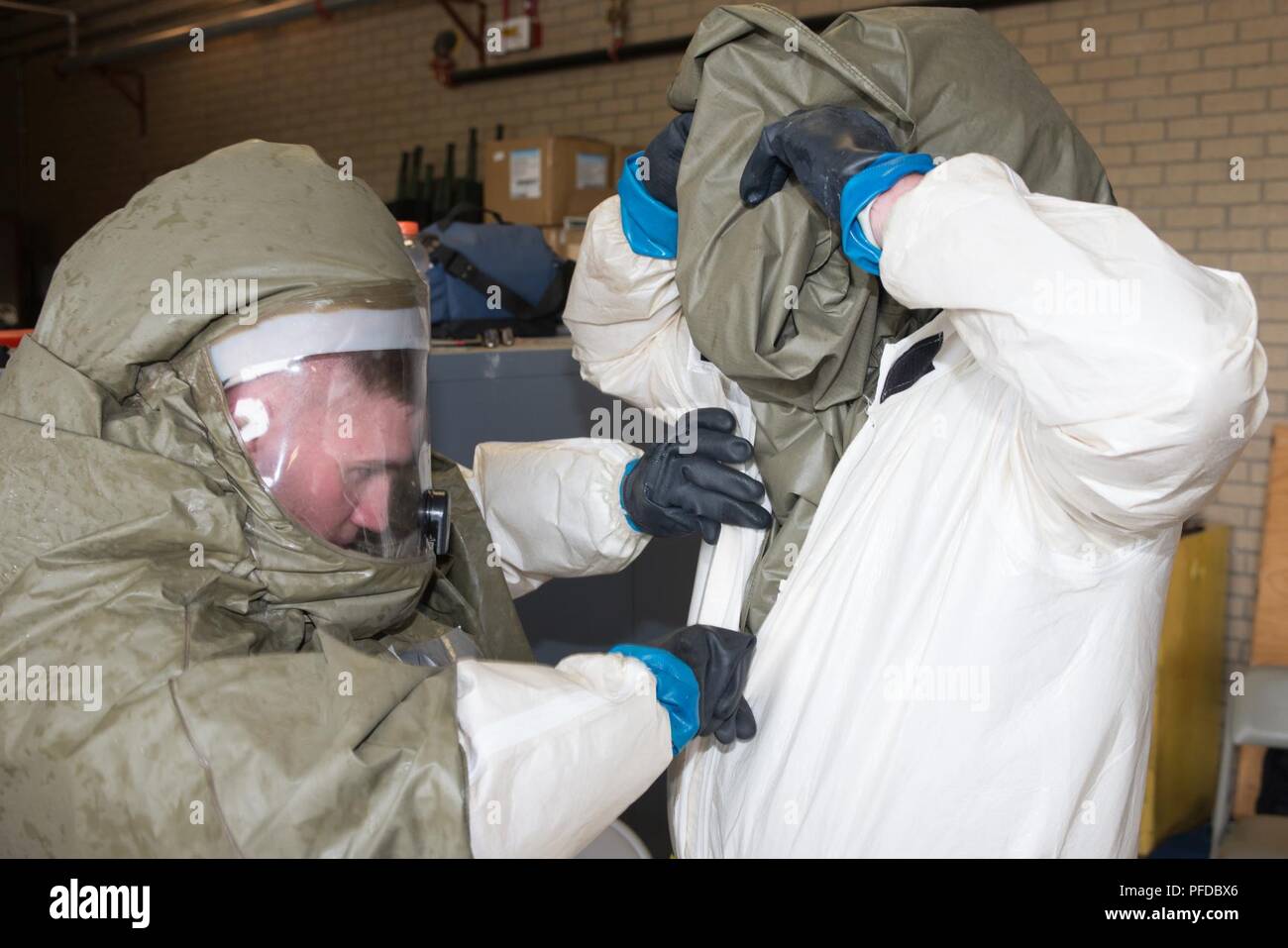 Member medical team checks hi-res stock photography and images - Alamy