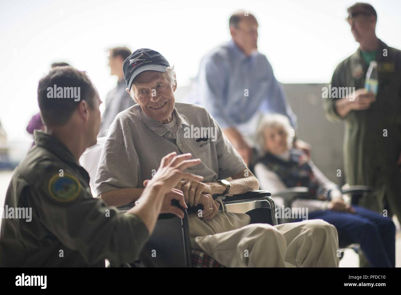 WWII pilot and combat veteran, Mr. Lyndol Palin connects with Col ...