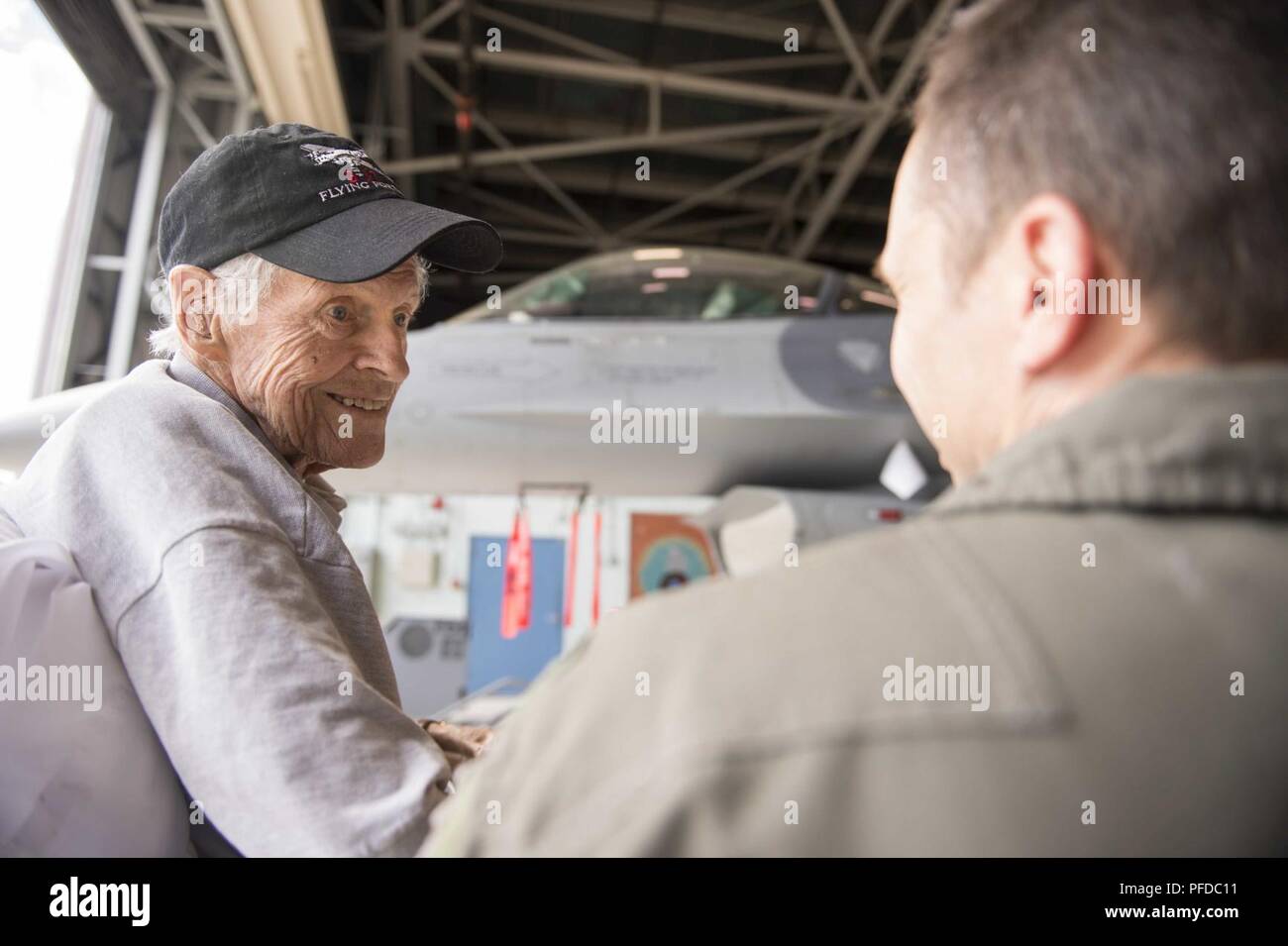 WWII pilot and combat veteran, Mr. Lyndol Palin connects with Col ...