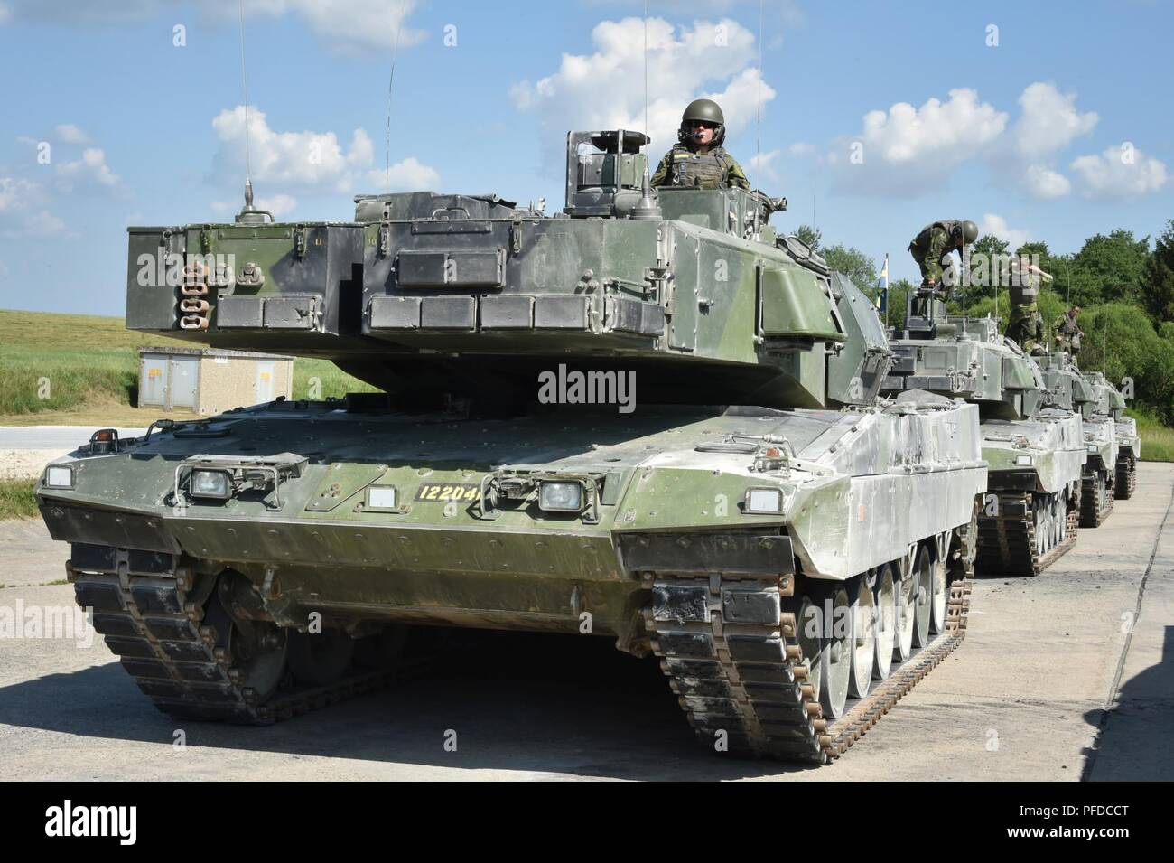 Swedish soldiers with the Wartofta Tank Company, Skaraborg Regiment ...