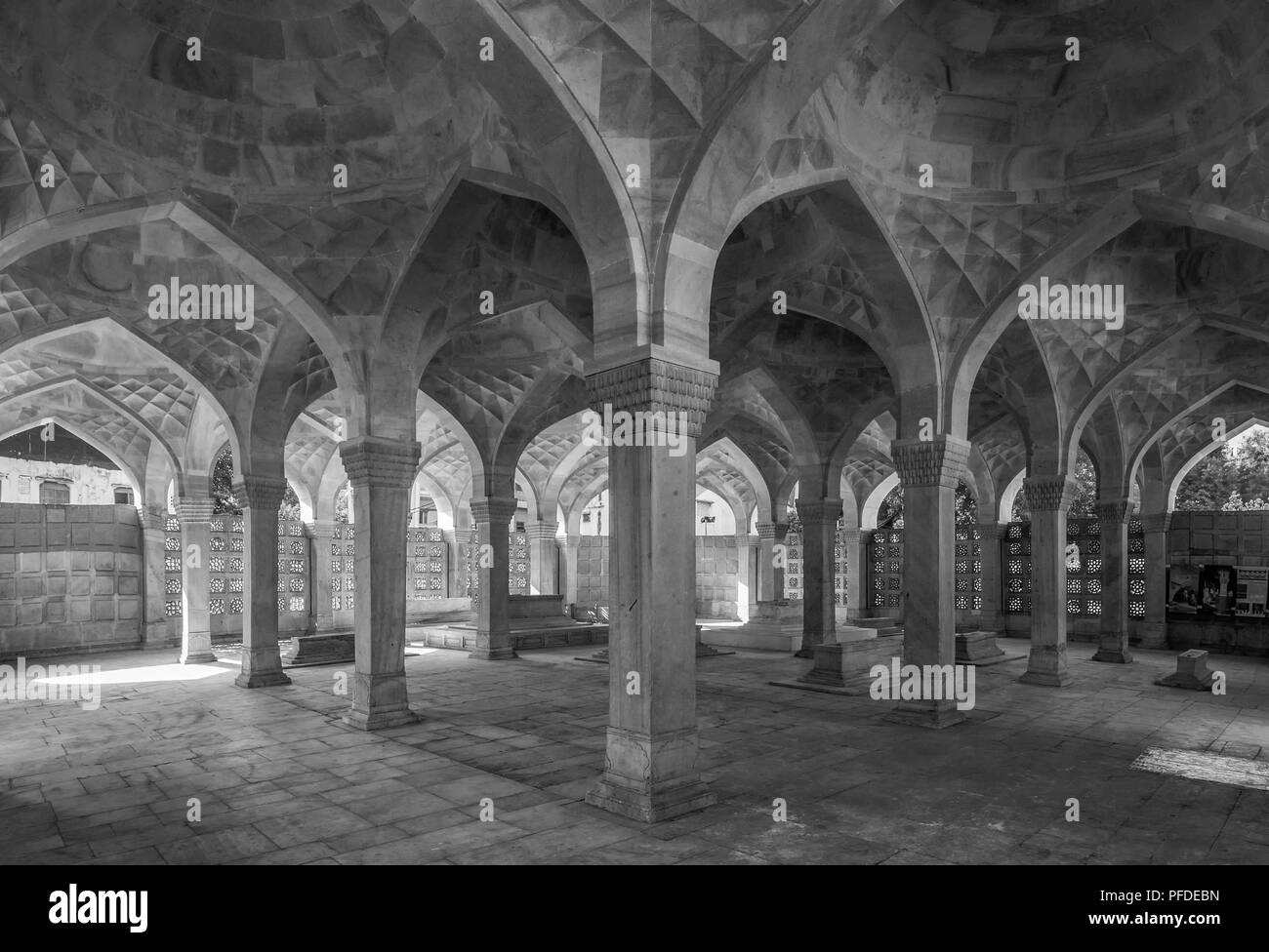 Delhi monuments inside view Black and White Stock Photos & Images - Alamy