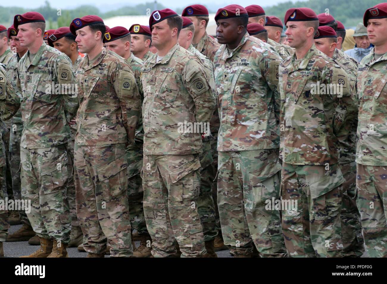 Paratroopers of the 82nd Airborne Division and other U.S. Army units ...