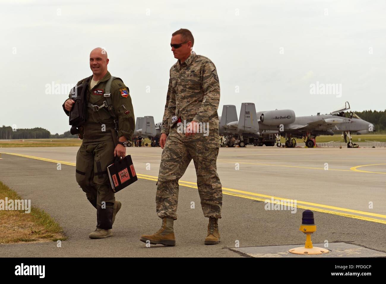 A pilot of the 107th fighter squadron hi-res stock photography and ...