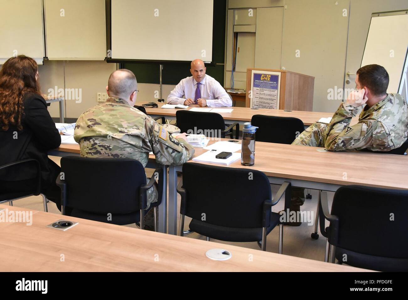 An Observer, center, of the U.S. Army Training and Doctrine Command’s ...