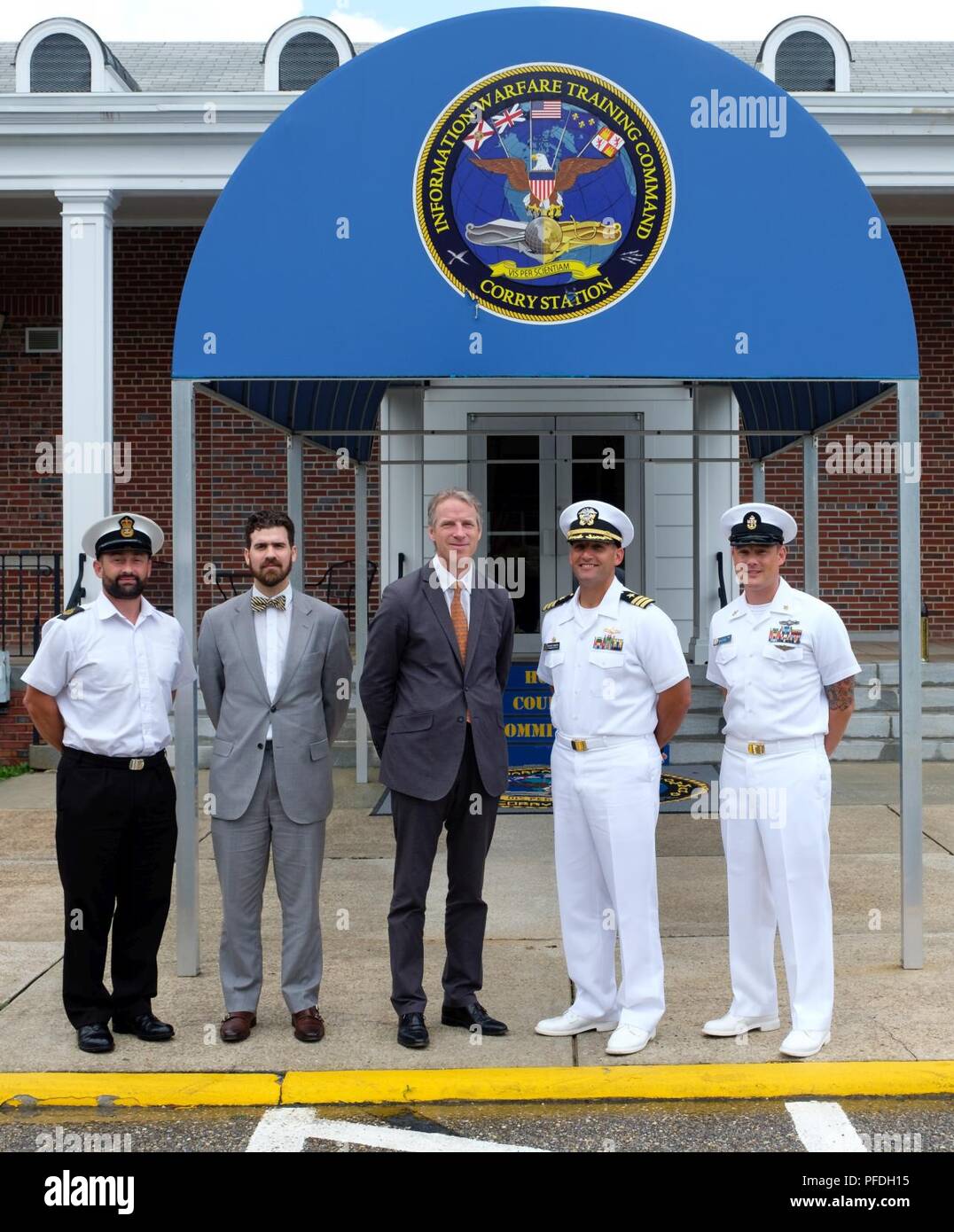 Us navy cryptologic warfare officer hi-res stock photography and images ...