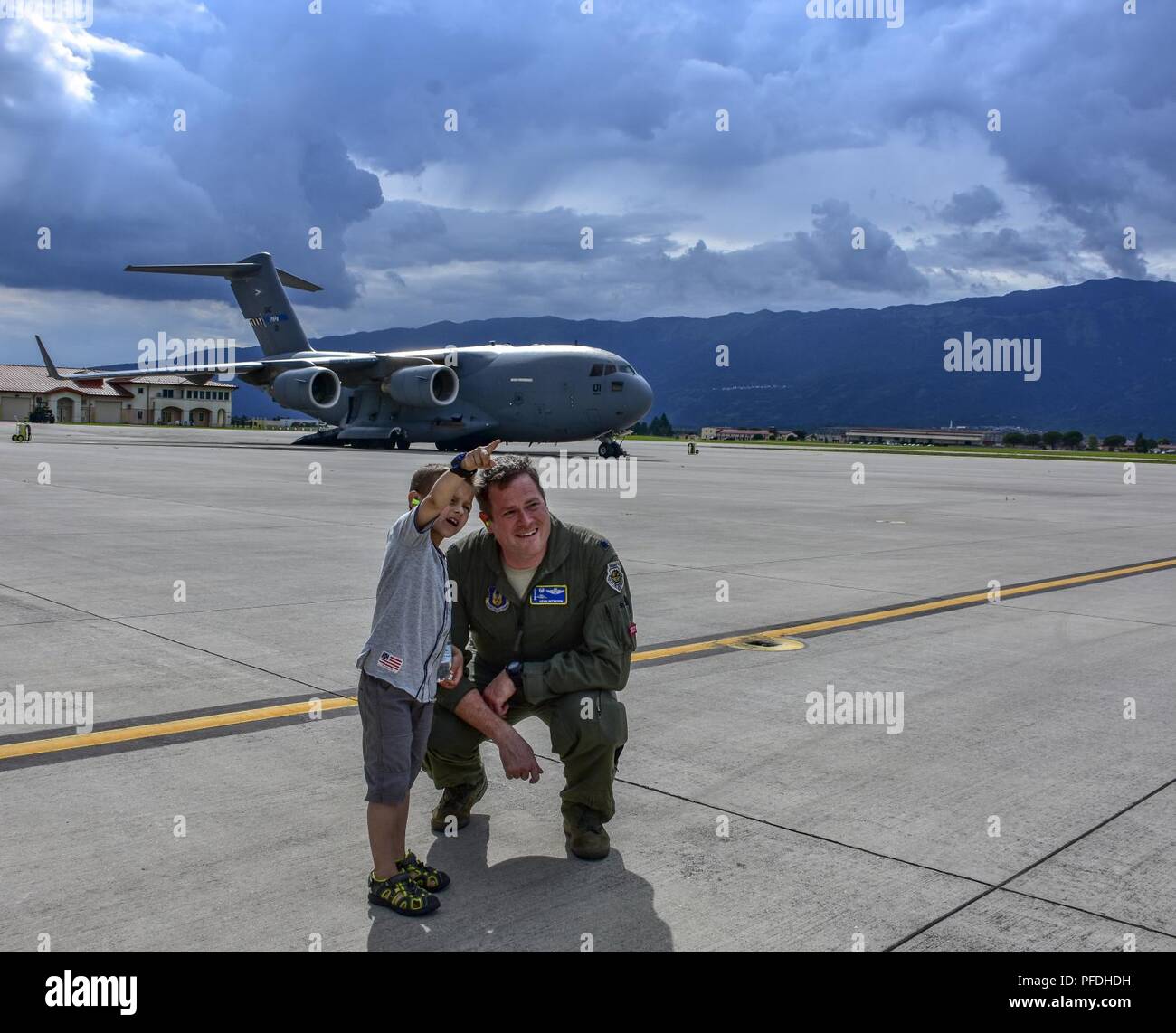 Become a paratrooper hi-res stock photography and images - Alamy