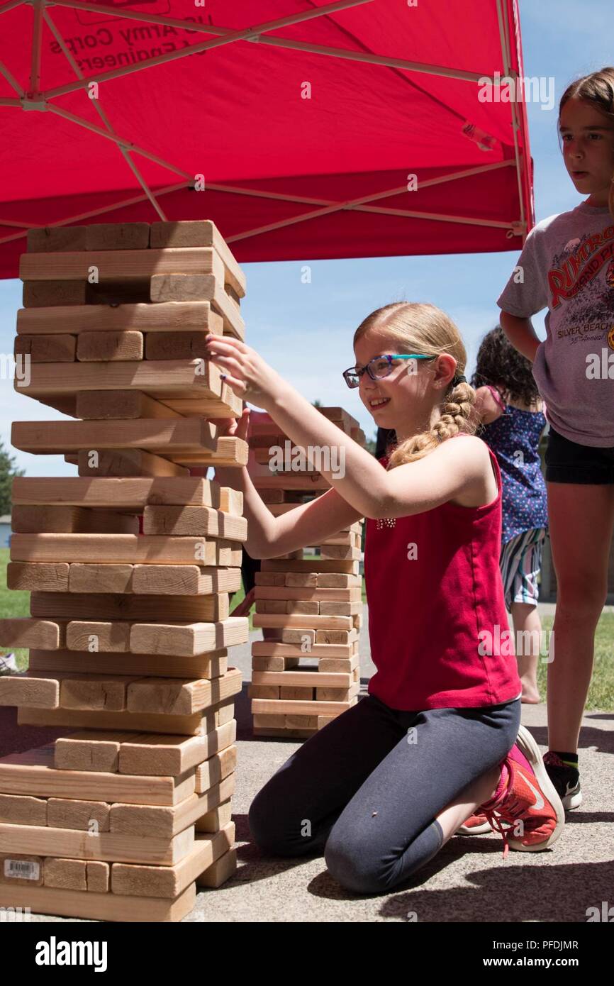Giant jenga hi-res stock photography and images - Alamy