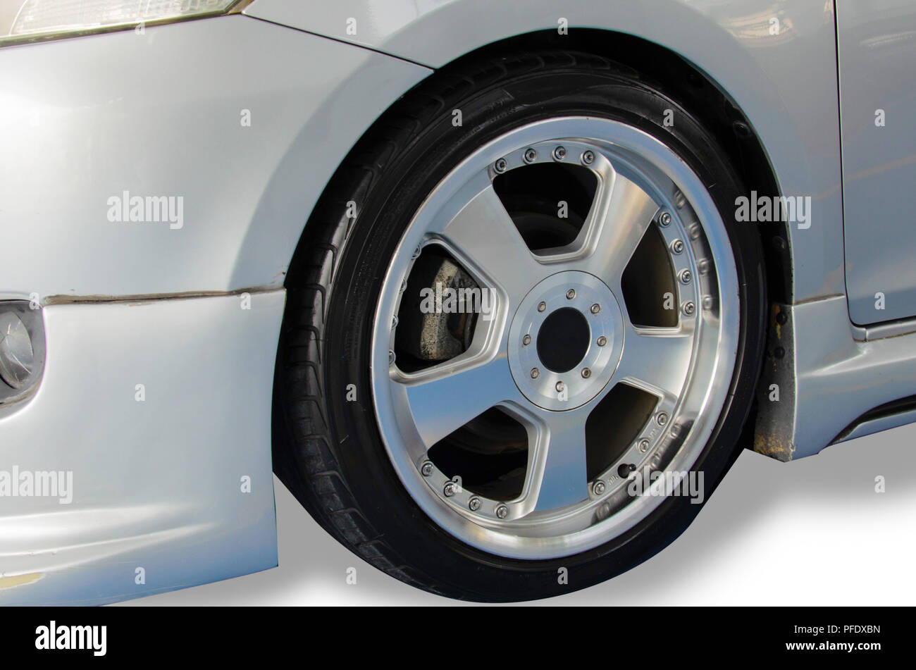 Alloy Wheels modern car Stock Photo - Alamy