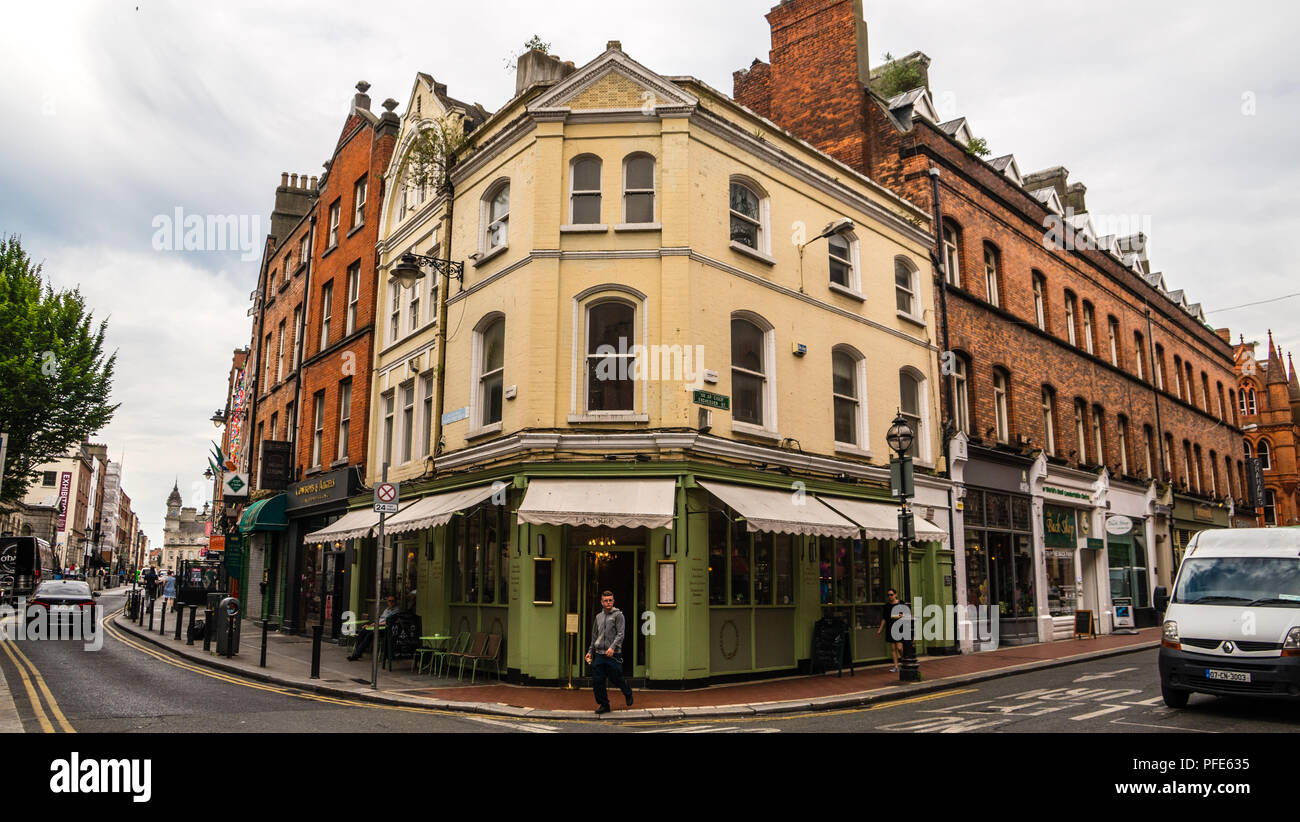 Irish street scape dublin hi-res stock photography and images - Alamy