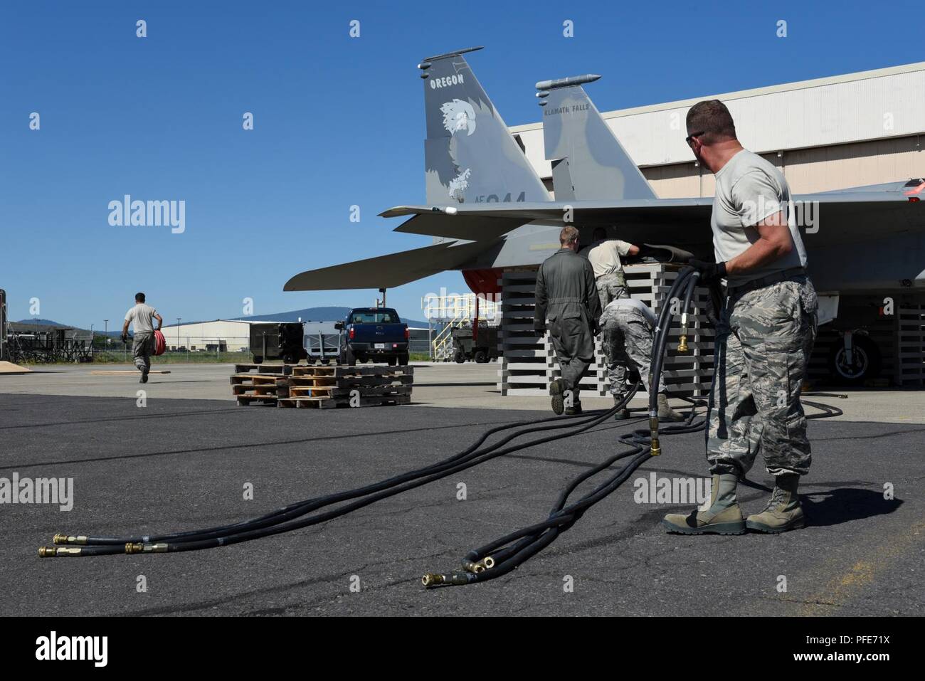 Crash damaged disabled aircraft recovery cddar hi-res stock photography ...
