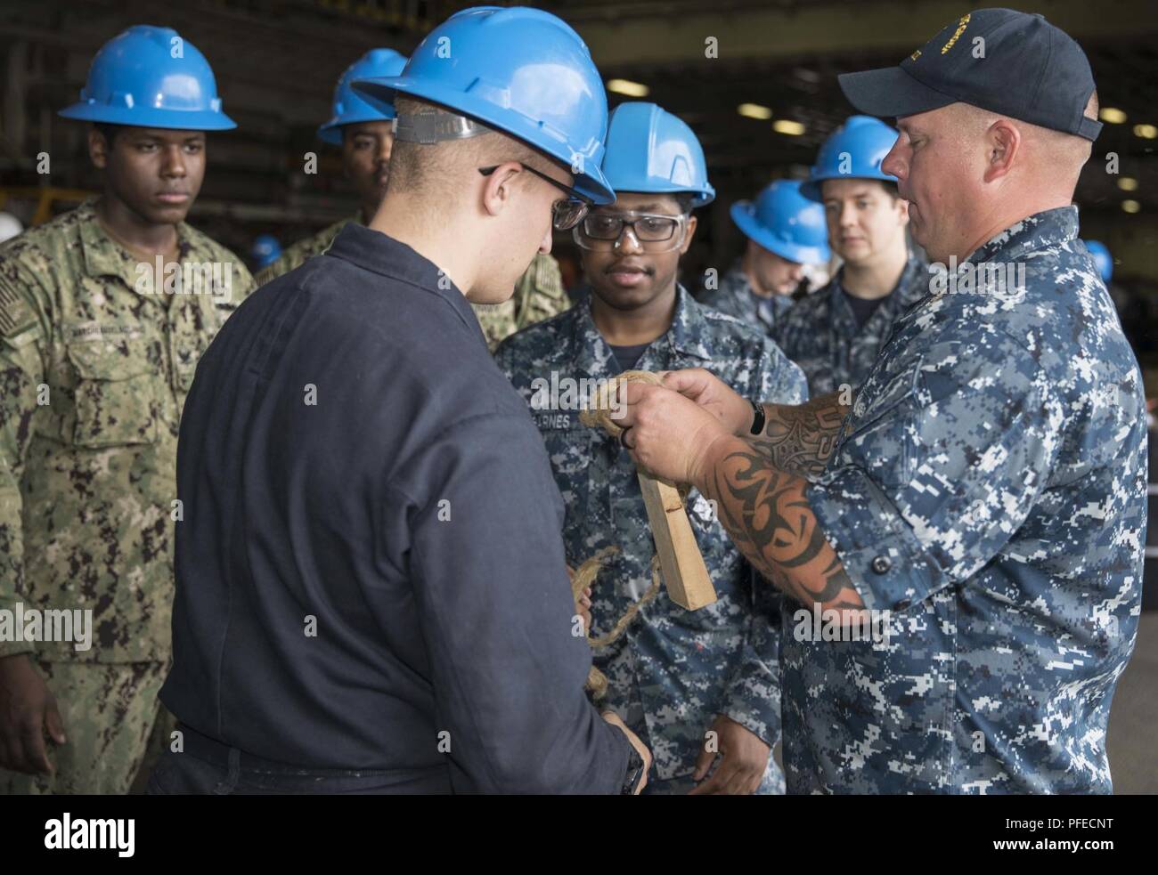 Assigned to afloat training group hi-res stock photography and images ...