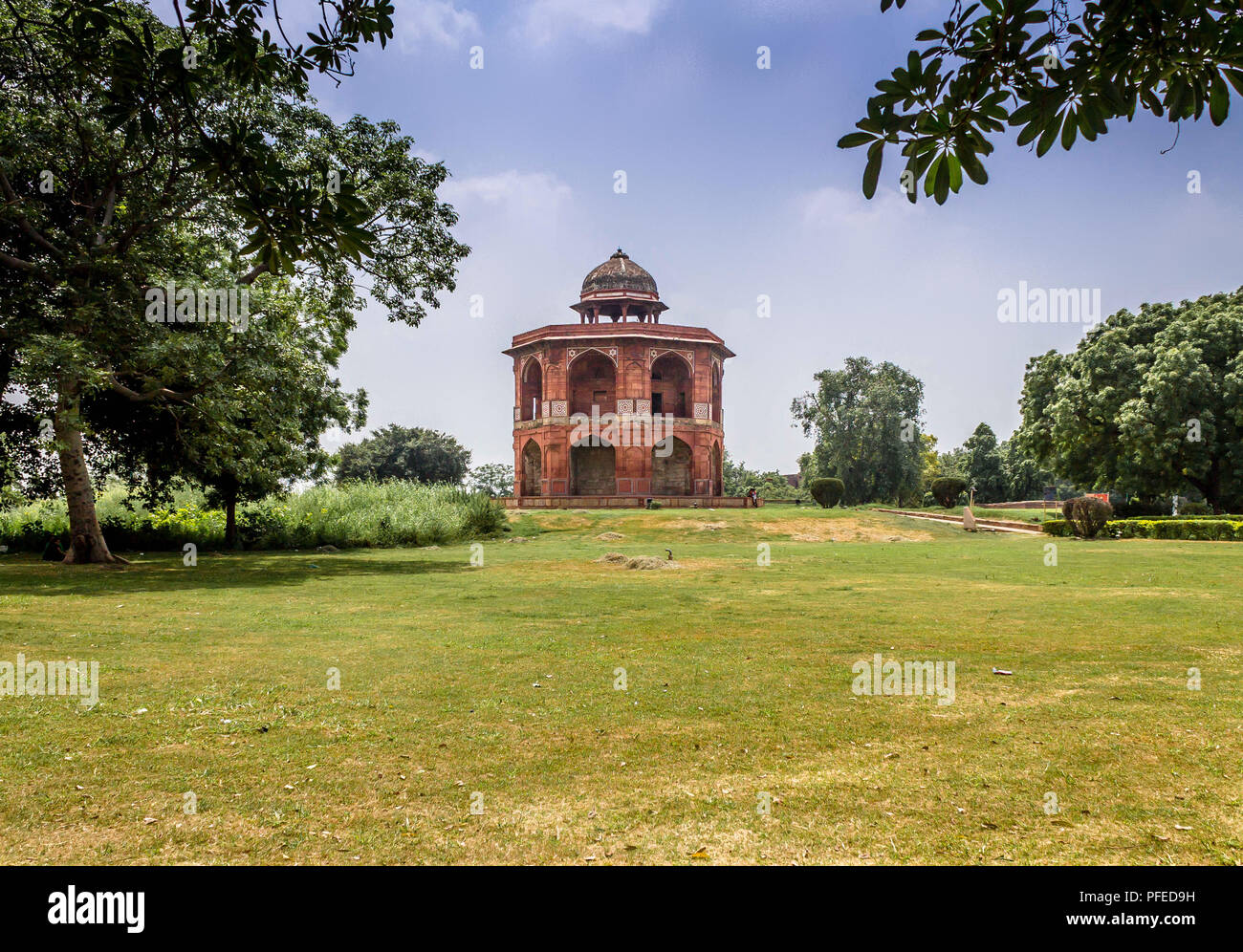 Mughal pattern hi-res stock photography and images - Alamy