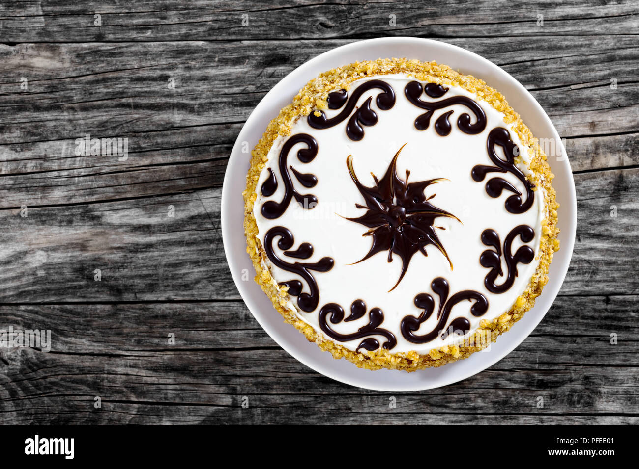 French layered cake hi-res stock photography and images - Alamy