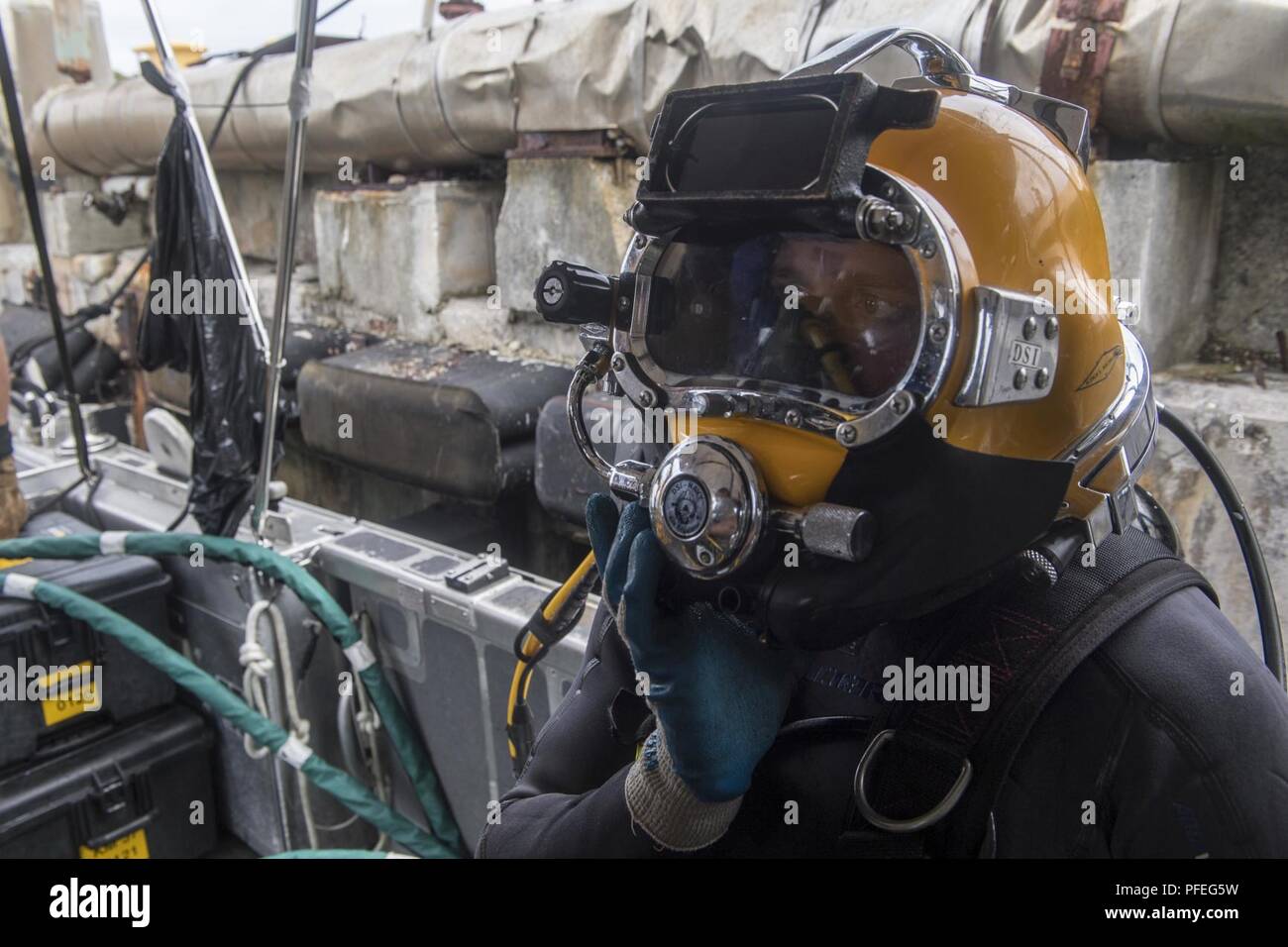 Underwater Construction Team Uct 2 High Resolution Stock Photography ...
