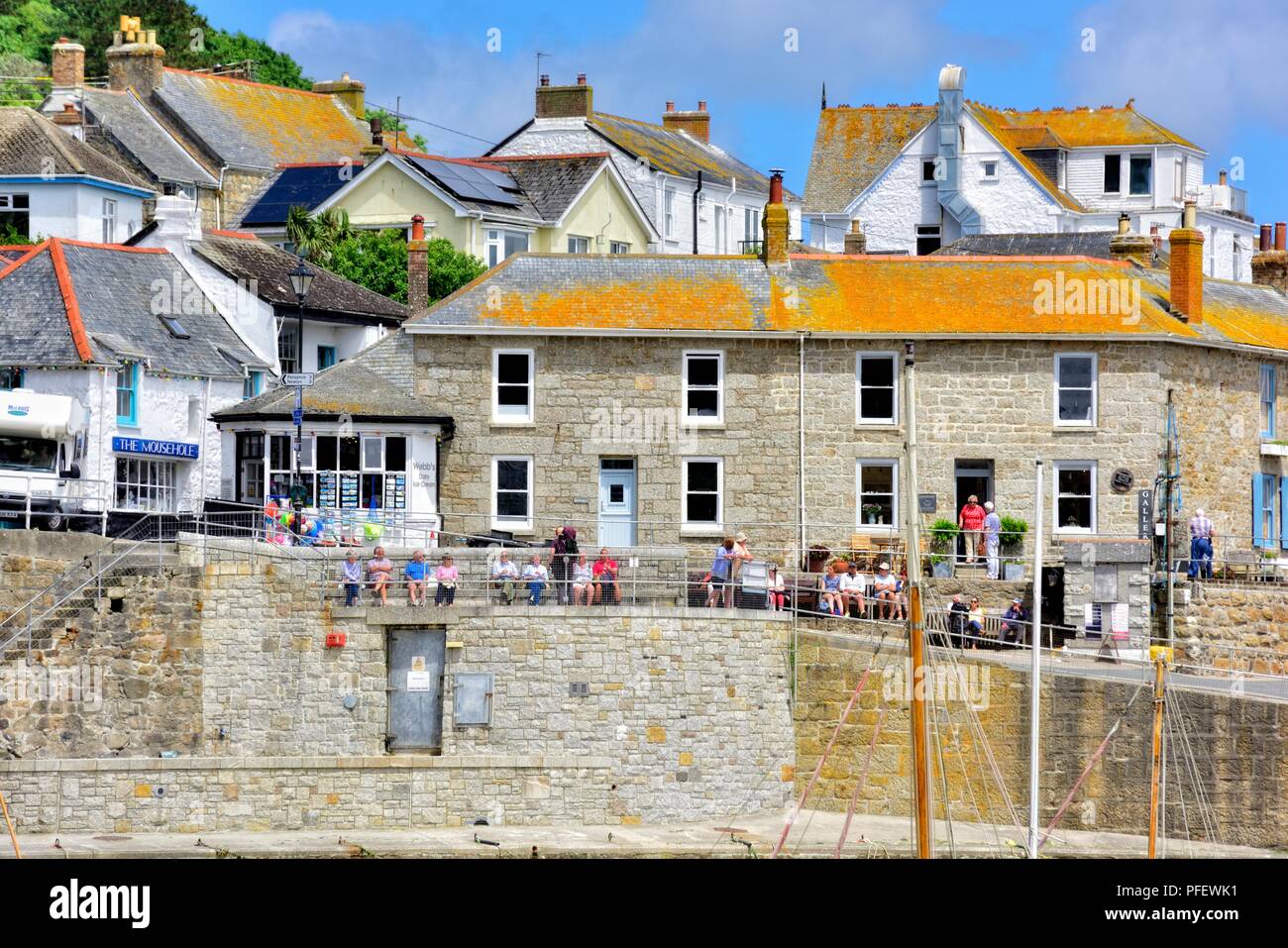 Harbour sea front shops buildings hi-res stock photography and images ...