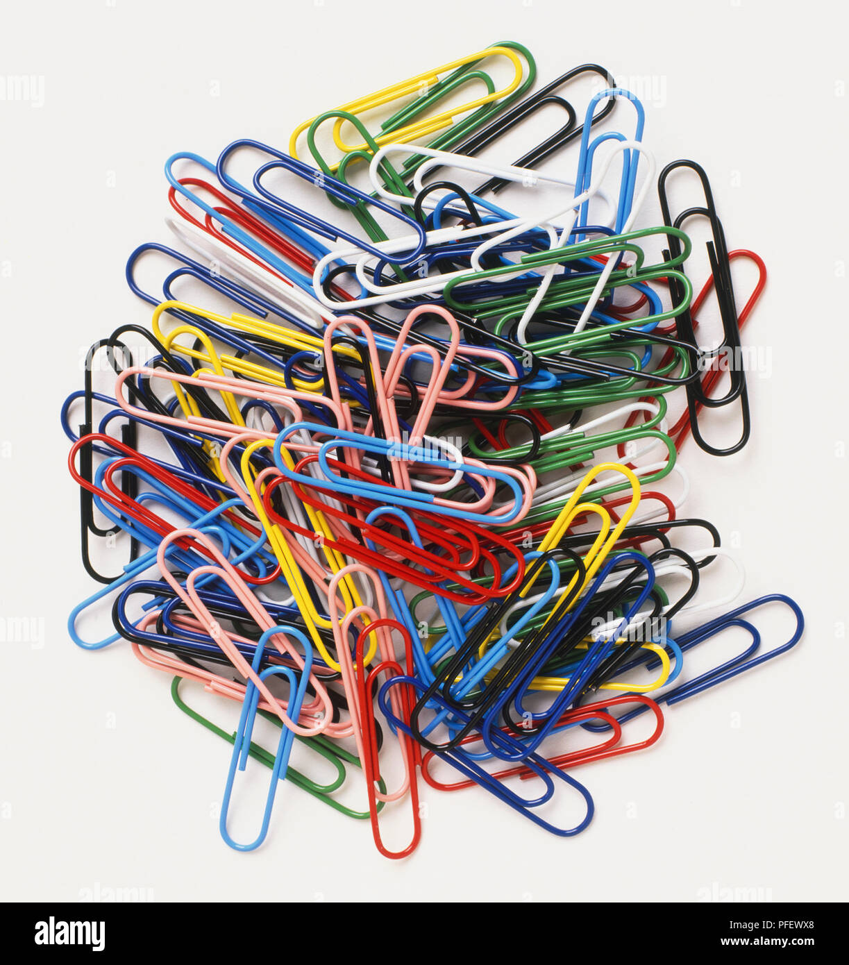 Pile of colourful paper clips, close up Stock Photo - Alamy