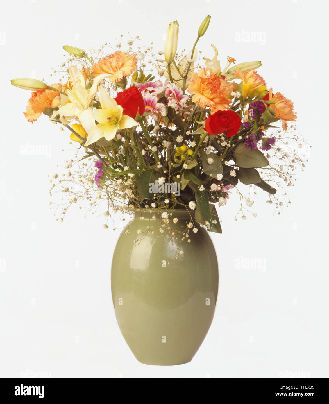 Bouquets in vases hi-res stock photography and images - Alamy