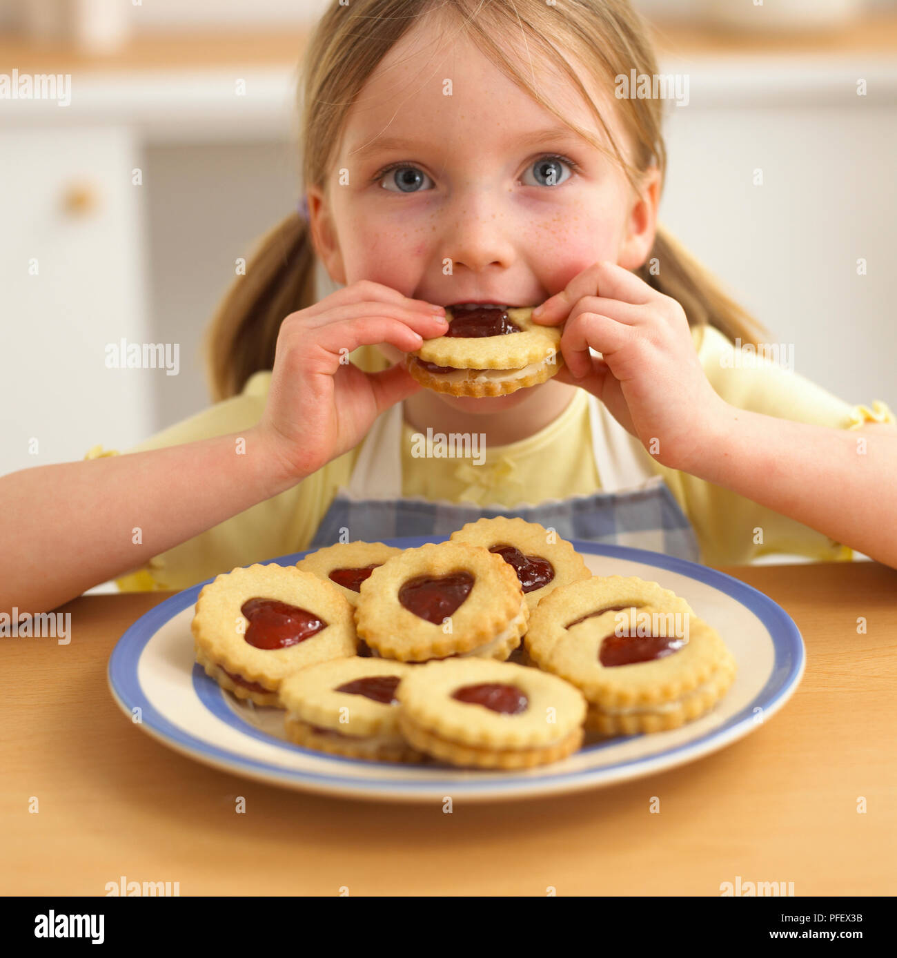 Layered appearance hi-res stock photography and images - Alamy