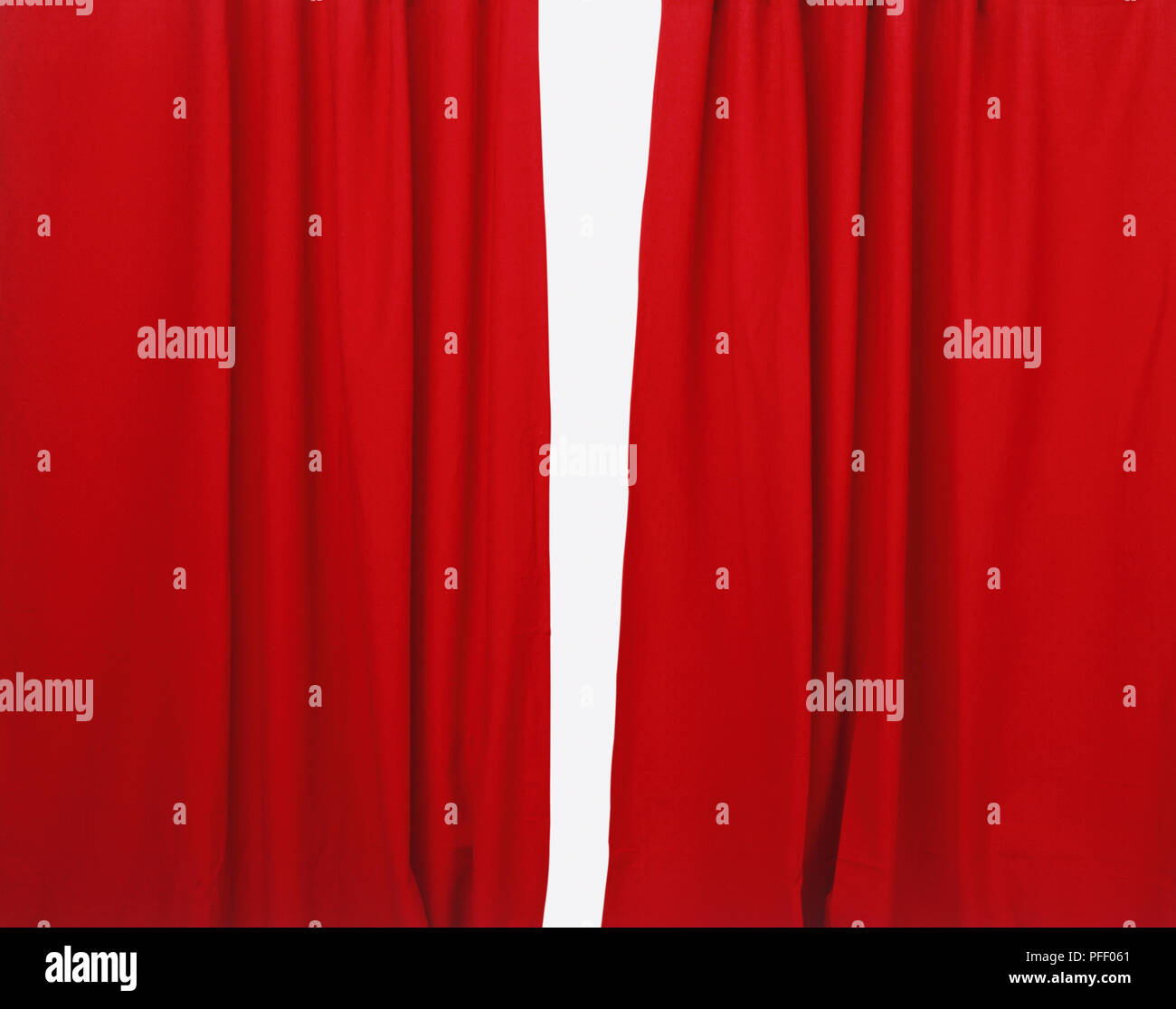 Gap in the middle hi-res stock photography and images - Alamy