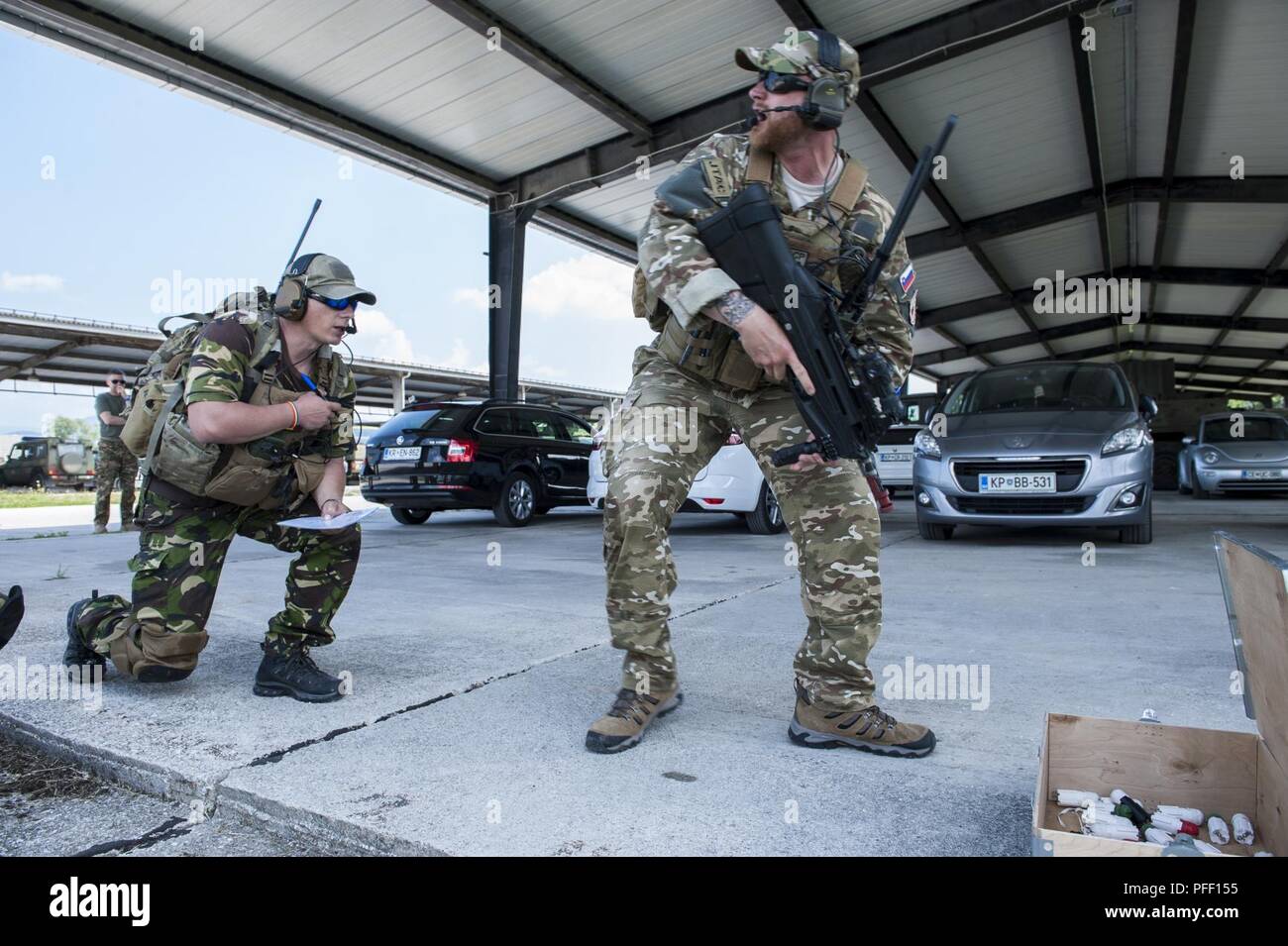 Guard of the slovenian armed forces hi-res stock photography and images ...