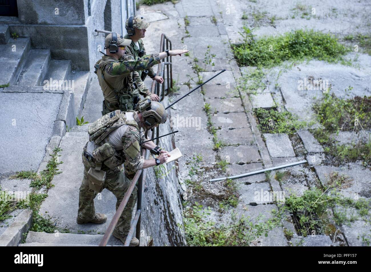 Joint terminal attack controllers (JTAC) from the Slovenian Armed ...