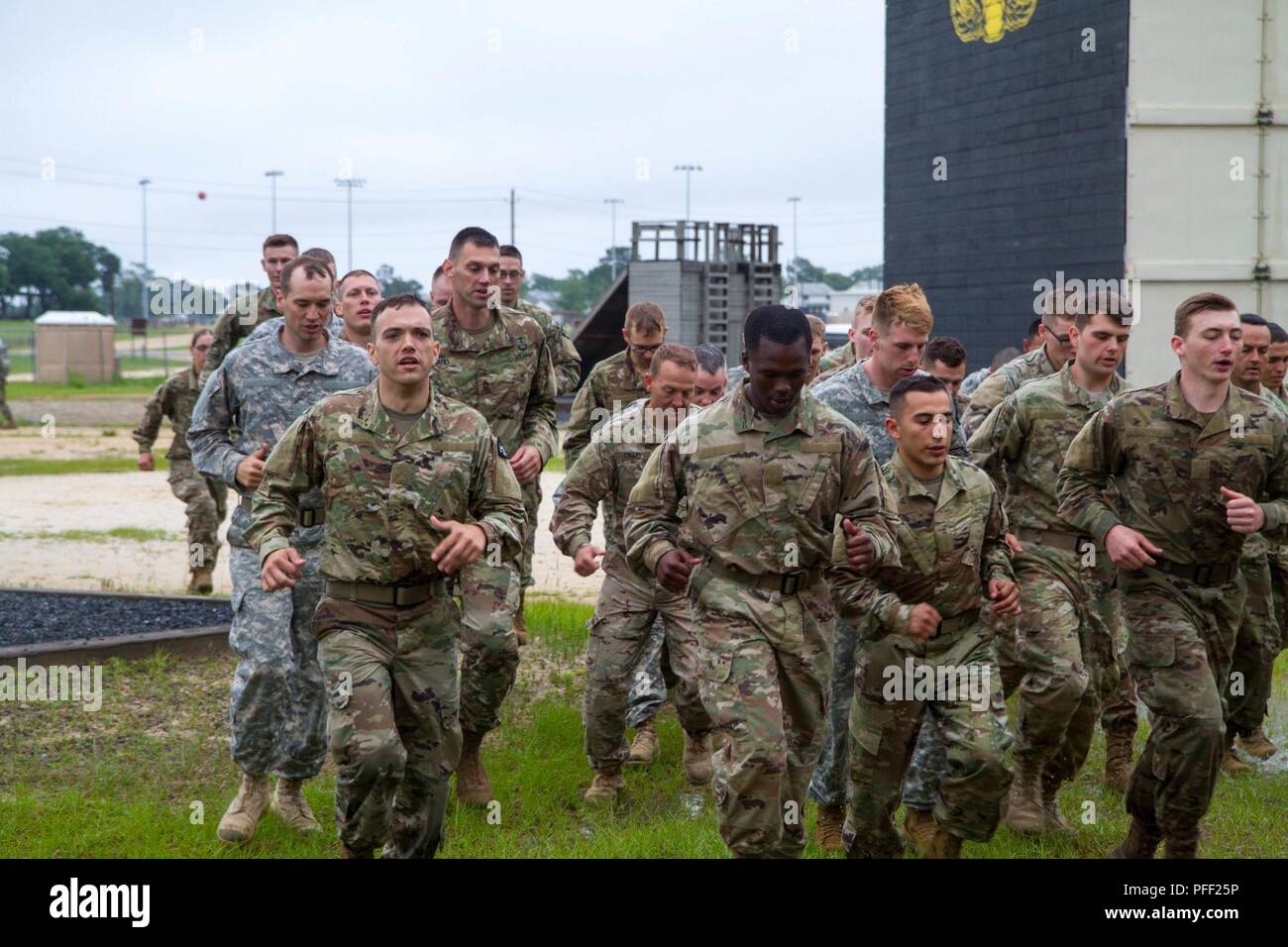 Air assault obstacle course hi-res stock photography and images - Alamy