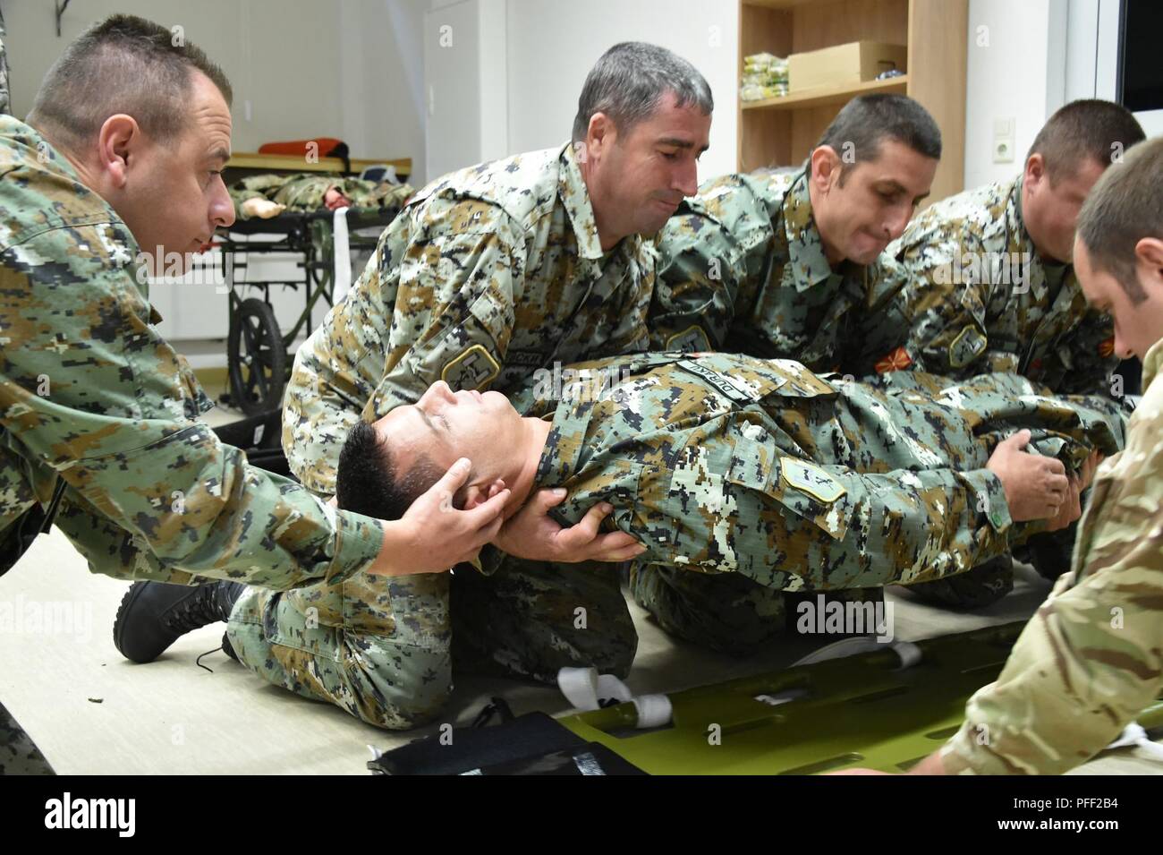 Litter carry hi-res stock photography and images - Alamy