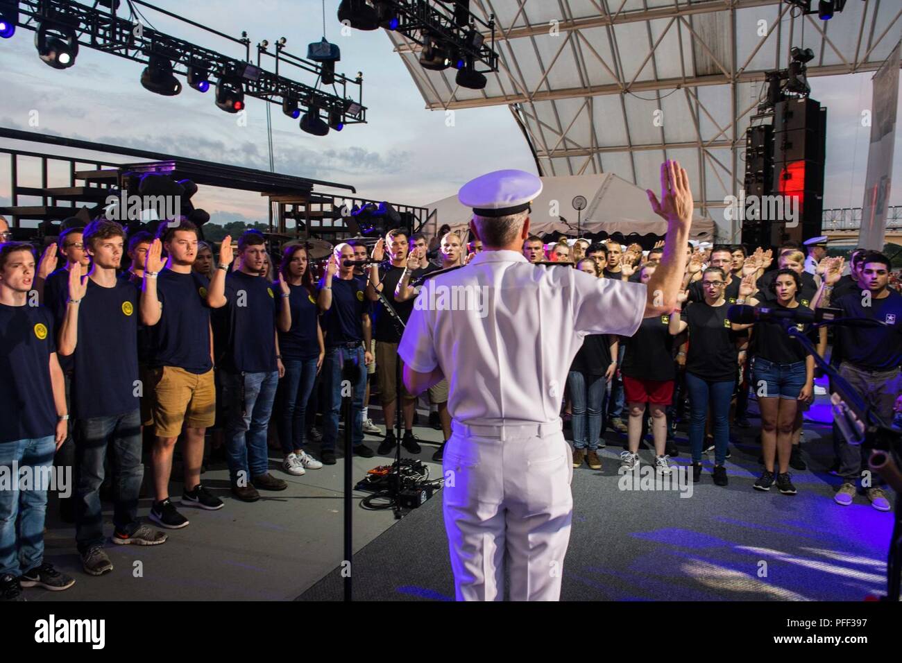 CHATTANOOGA, Tenn. (June 13, 2018) Rear Adm. Paul Pearigen, commander ...