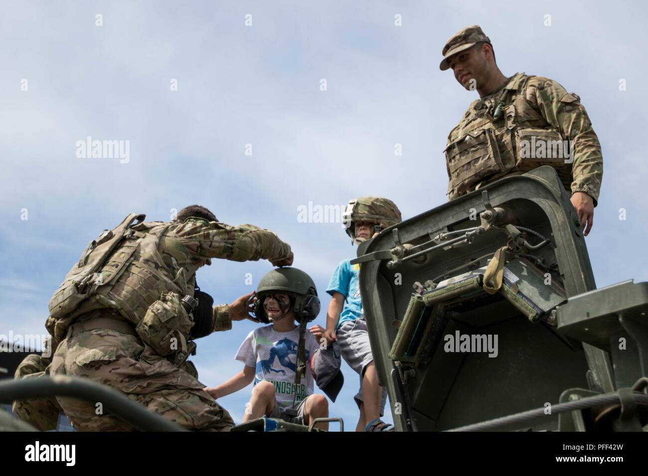 Soldiers with Regimental Support Squadron, 2d Cavalry Regiment (2CR ...