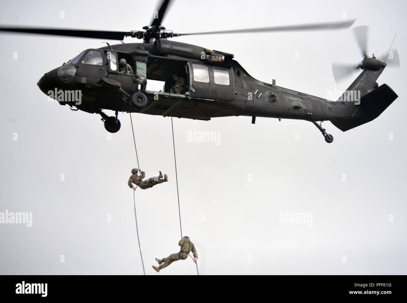 Rappelling and black hawk helicopter hi-res stock photography and ...