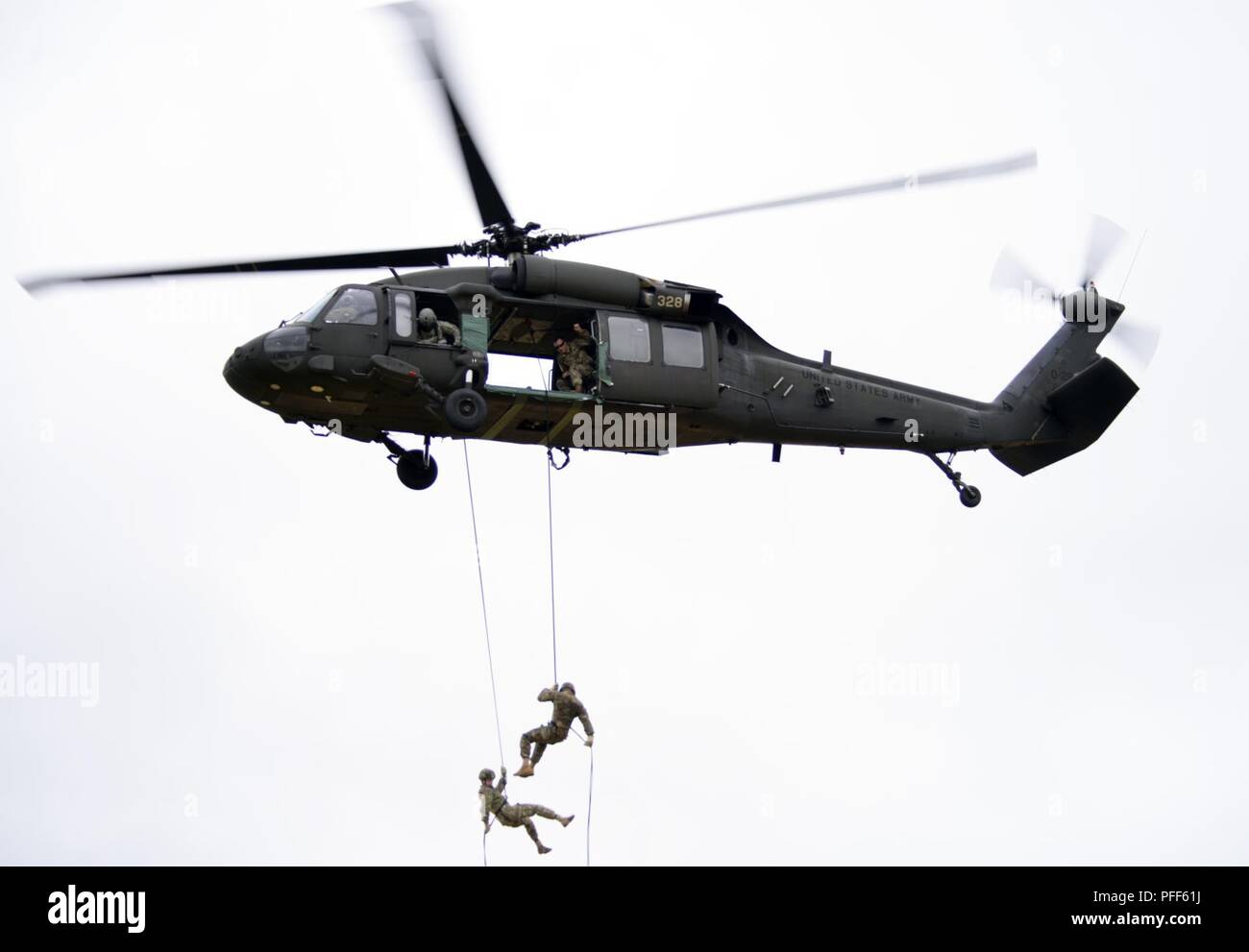 Rappelling and black hawk helicopter hi-res stock photography and ...